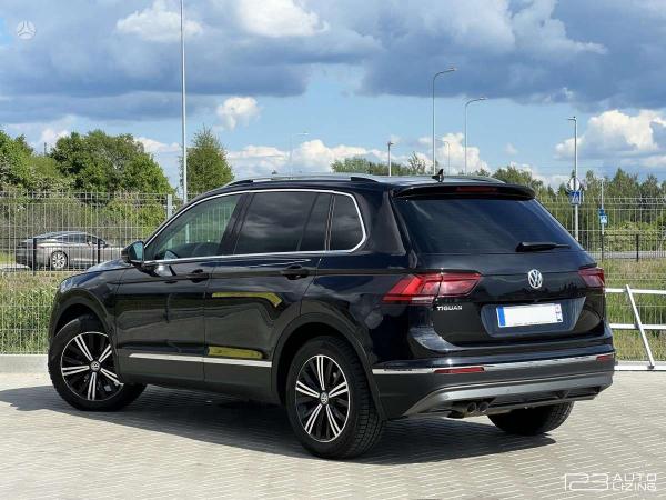 Black Volkswagen Tiguan 2018 in Taurage, with an engine capacity of 2.00 L and mileage of 138 thousand km for 17990 €, photo 8 on AUTOMOTO.COM.LV