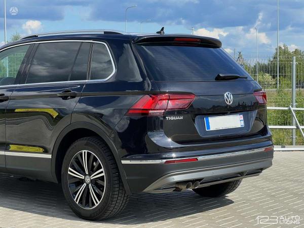 Black Volkswagen Tiguan 2018 in Taurage, with an engine capacity of 2.00 L and mileage of 138 thousand km for 17990 €, photo 9 on AUTOMOTO.COM.LV