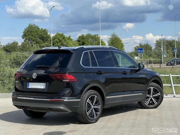 Black Volkswagen Tiguan 2018 in Taurage, with an engine capacity of 2.00 L and mileage of 138 thousand km for 17990 €, photo 10 on AUTOMOTO.COM.LV