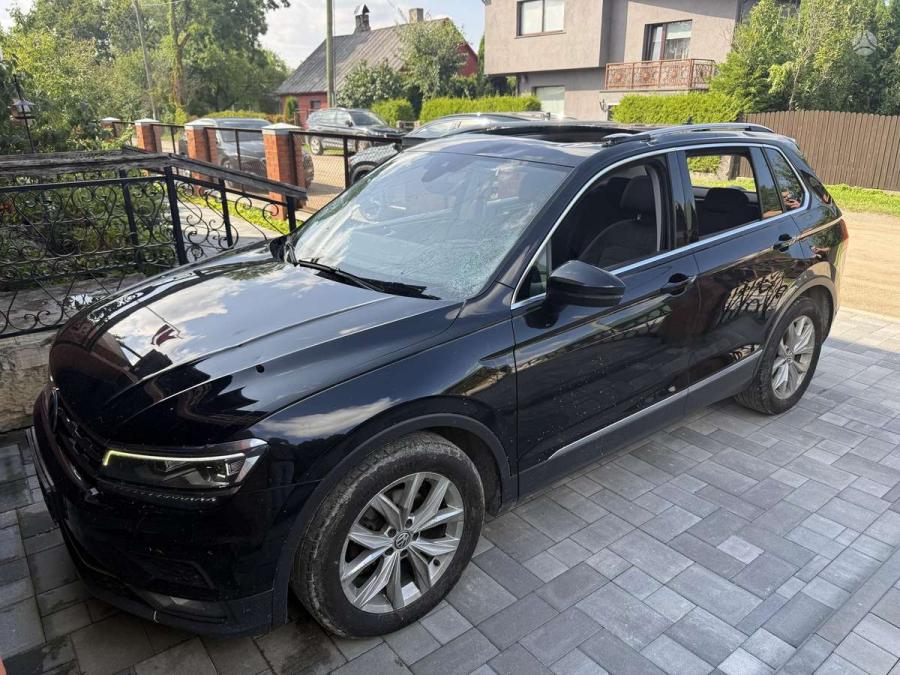 Melns Volkswagen Tiguan 2018 Joniškis, ar dzinēja tilpumu 1.97 L un nobraukumu 198 tūkst. km par 9500 €, foto 6 vietnē AUTOMOTO.COM.LV