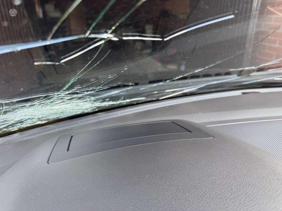 Melns Volkswagen Tiguan 2018 Joniškis, ar dzinēja tilpumu 1.97 L un nobraukumu 198 tūkst. km par 9500 €, foto 12 vietnē AUTOMOTO.COM.LV