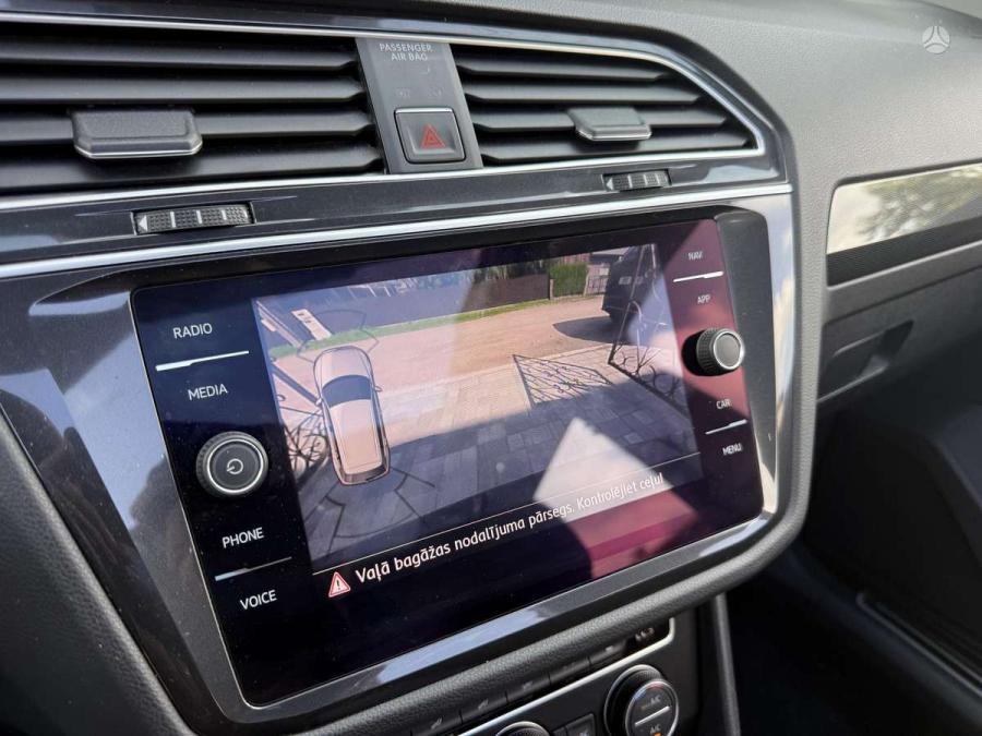 Melns Volkswagen Tiguan 2018 Joniškis, ar dzinēja tilpumu 1.97 L un nobraukumu 198 tūkst. km par 9500 €, foto 13 vietnē AUTOMOTO.COM.LV