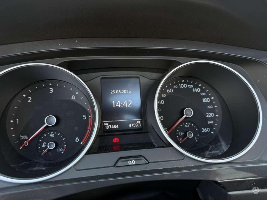 Melns Volkswagen Tiguan 2018 Joniškis, ar dzinēja tilpumu 1.97 L un nobraukumu 198 tūkst. km par 9500 €, foto 14 vietnē AUTOMOTO.COM.LV