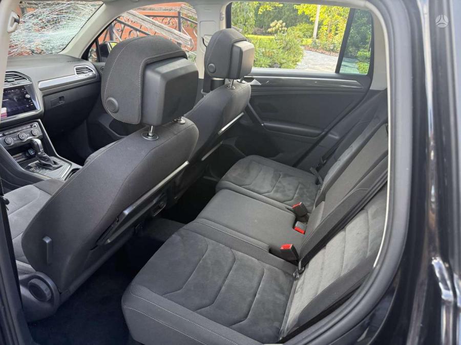 Melns Volkswagen Tiguan 2018 Joniškis, ar dzinēja tilpumu 1.97 L un nobraukumu 198 tūkst. km par 9500 €, foto 15 vietnē AUTOMOTO.COM.LV