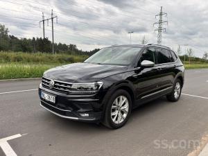 Black Volkswagen Tiguan 2018 in Riga, with an engine capacity of 2.00 L and mileage of 206 thousand km for 20050 €, photo  on AUTOMOTO.COM.LV