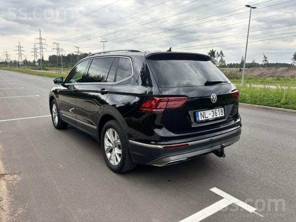 Black Volkswagen Tiguan 2018 in Riga, with an engine capacity of 2.00 L and mileage of 206 thousand km for 20050 €, photo 3 on AUTOMOTO.COM.LV