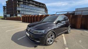 Black Volkswagen Tiguan 2018 in Kaunas, with an engine capacity of 1.97 L and mileage of 189 thousand km for 19999 €, photo  on AUTOMOTO.COM.LV
