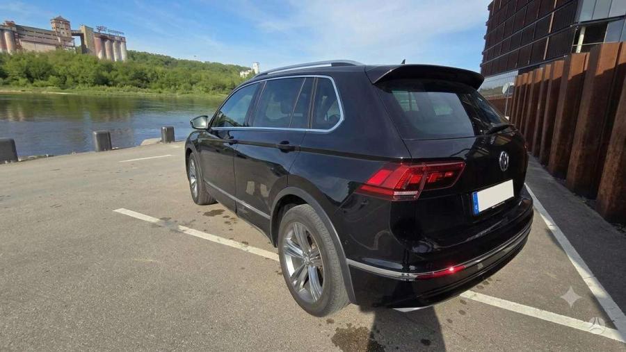 Melns Volkswagen Tiguan 2018 Kauņa, ar dzinēja tilpumu 1.97 L un nobraukumu 189 tūkst. km par 19999 €, foto 3 vietnē AUTOMOTO.COM.LV