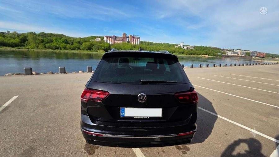 Melns Volkswagen Tiguan 2018 Kauņa, ar dzinēja tilpumu 1.97 L un nobraukumu 189 tūkst. km par 19999 €, foto 4 vietnē AUTOMOTO.COM.LV