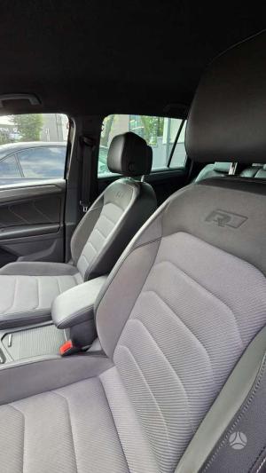 Melns Volkswagen Tiguan 2018 Kauņa, ar dzinēja tilpumu 1.97 L un nobraukumu 189 tūkst. km par 19999 €, foto 9 vietnē AUTOMOTO.COM.LV