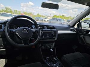 Black Volkswagen Tiguan 2018 in Vilnius, with an engine capacity of 1.98 L and mileage of 117 thousand km for 16500 €, photo 5 on AUTOMOTO.COM.LV