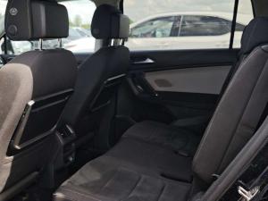 Black Volkswagen Tiguan 2018 in Vilnius, with an engine capacity of 1.98 L and mileage of 117 thousand km for 16500 €, photo 16 on AUTOMOTO.COM.LV