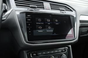 Melns Volkswagen Tiguan 2018 Mārupe, ar dzinēja tilpumu 2.00 L un nobraukumu 157 tūkst. km par 20950 €, foto 24 vietnē AUTOMOTO.COM.LV