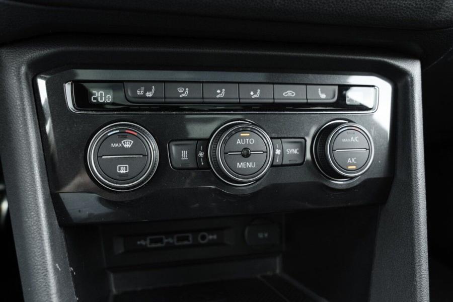 Melns Volkswagen Tiguan 2018 Mārupe, ar dzinēja tilpumu 2.00 L un nobraukumu 157 tūkst. km par 20950 €, foto 27 vietnē AUTOMOTO.COM.LV