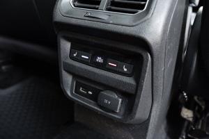Melns Volkswagen Tiguan 2018 Mārupe, ar dzinēja tilpumu 2.00 L un nobraukumu 157 tūkst. km par 20950 €, foto 29 vietnē AUTOMOTO.COM.LV