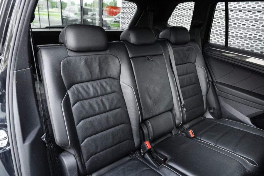 Melns Volkswagen Tiguan 2018 Mārupe, ar dzinēja tilpumu 2.00 L un nobraukumu 157 tūkst. km par 20950 €, foto 30 vietnē AUTOMOTO.COM.LV