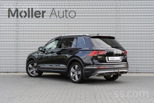 Volkswagen Tiguan 2018 in Riga on AUTOMOTO.COM.LV Black Volkswagen Tiguan 2018 in Riga, with an engine capacity of 2.00 L and mileage of 157 thousand km for 20600 €, photo 4 on AUTOMOTO.COM.LV