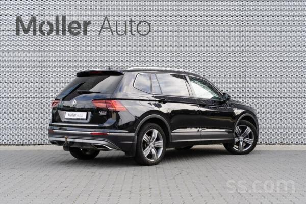 Volkswagen Tiguan 2018 in Riga on AUTOMOTO.COM.LV Black Volkswagen Tiguan 2018 in Riga, with an engine capacity of 2.00 L and mileage of 157 thousand km for 20600 €, photo 5 on AUTOMOTO.COM.LV