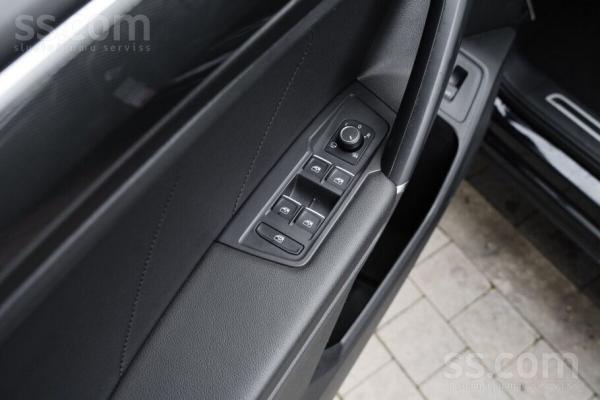 Volkswagen Tiguan 2018 in Riga on AUTOMOTO.COM.LV Black Volkswagen Tiguan 2018 in Riga, with an engine capacity of 2.00 L and mileage of 157 thousand km for 20600 €, photo 8 on AUTOMOTO.COM.LV