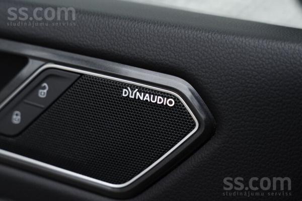 Volkswagen Tiguan 2018 in Riga on AUTOMOTO.COM.LV Black Volkswagen Tiguan 2018 in Riga, with an engine capacity of 2.00 L and mileage of 157 thousand km for 20600 €, photo 10 on AUTOMOTO.COM.LV
