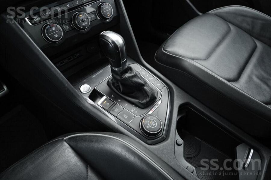 Melns Volkswagen Tiguan 2018 Rīga, ar dzinēja tilpumu 2.00 L un nobraukumu 157 tūkst. km par 20600 €, foto 28 vietnē AUTOMOTO.COM.LV