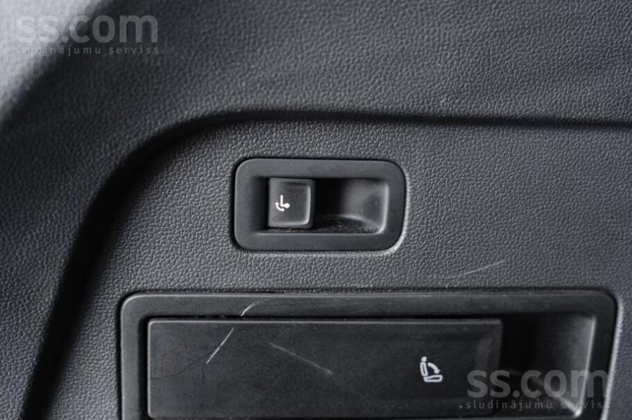 Melns Volkswagen Tiguan 2018 Rīga, ar dzinēja tilpumu 2.00 L un nobraukumu 157 tūkst. km par 20600 €, foto 33 vietnē AUTOMOTO.COM.LV
