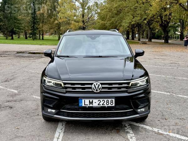 Volkswagen Tiguan 2018 in Riga on AUTOMOTO.COM.LV Black Volkswagen Tiguan 2018 in Riga, with an engine capacity of 2.00 L and mileage of 221 thousand km for 16750 €, photo 3 on AUTOMOTO.COM.LV