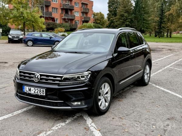Volkswagen Tiguan 2018 in Riga on AUTOMOTO.COM.LV Black Volkswagen Tiguan 2018 in Riga, with an engine capacity of 2.00 L and mileage of 221 thousand km for 16750 €, photo 4 on AUTOMOTO.COM.LV