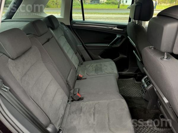 Volkswagen Tiguan 2018 in Riga on AUTOMOTO.COM.LV Black Volkswagen Tiguan 2018 in Riga, with an engine capacity of 2.00 L and mileage of 221 thousand km for 16750 €, photo 9 on AUTOMOTO.COM.LV