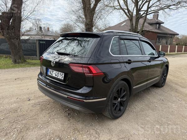Melns Volkswagen Tiguan 2018 Liepāja, ar dzinēja tilpumu 2.00 L un nobraukumu 232 tūkst. km par 12200 €, foto 4 vietnē AUTOMOTO.COM.LV