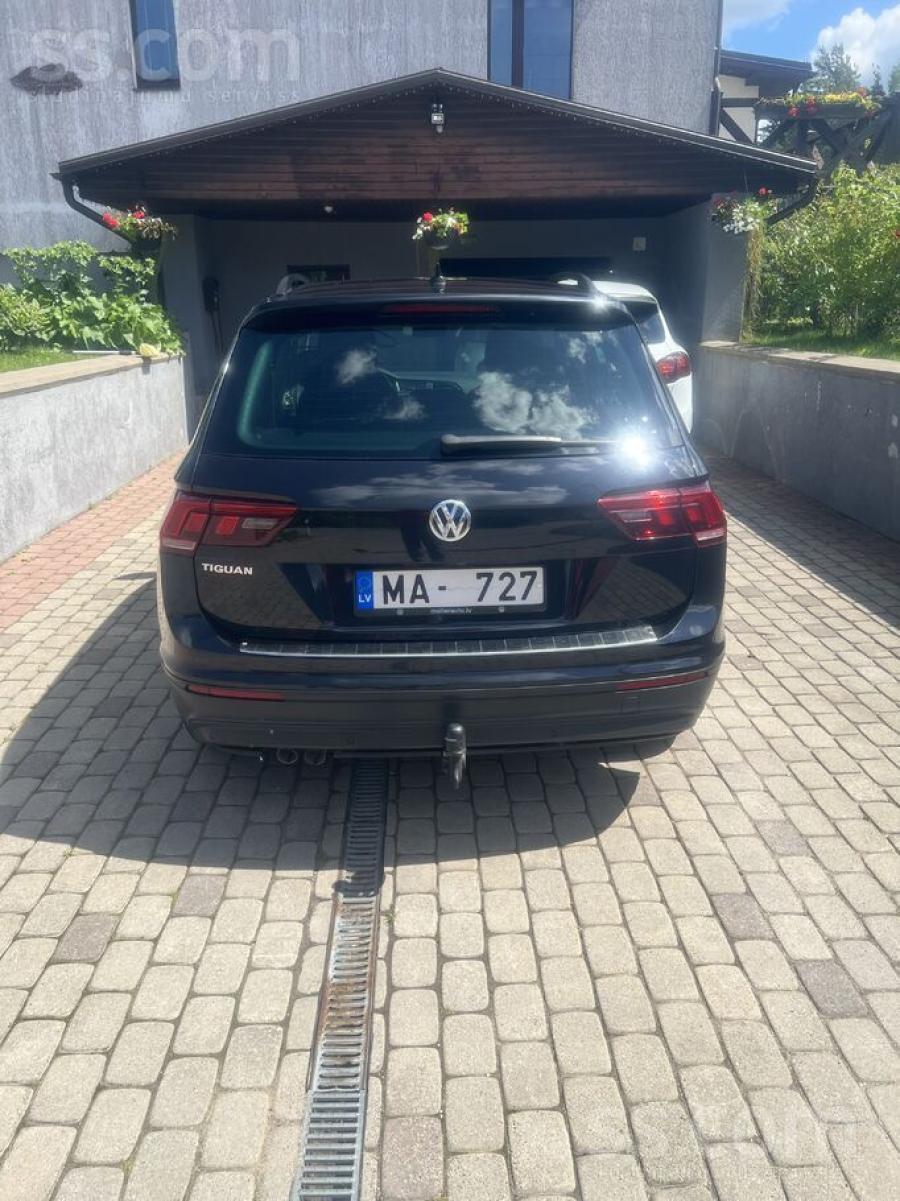 Melns Volkswagen Tiguan 2019 Kuldīga, ar dzinēja tilpumu 2.00 L un nobraukumu 95 tūkst. km par 21550 €, foto 7 vietnē AUTOMOTO.COM.LV