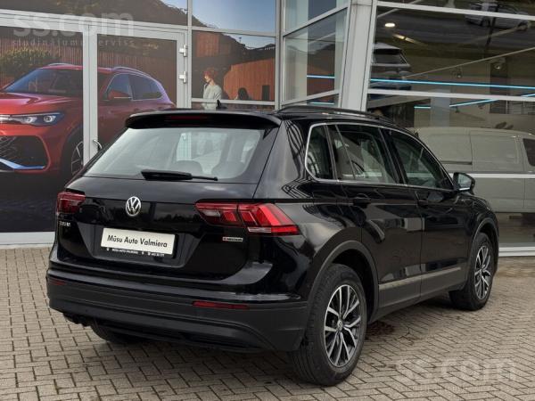 Melns Volkswagen Tiguan 2019 Valmiera, ar dzinēja tilpumu 2.00 L un nobraukumu 240 tūkst. km par 17900 €, foto 6 vietnē AUTOMOTO.COM.LV