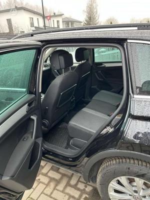 Black Volkswagen Tiguan 2019 in Vilnius, with an engine capacity of 1.97 L and mileage of 87 thousand km for 22000 €, photo 10 on AUTOMOTO.COM.LV