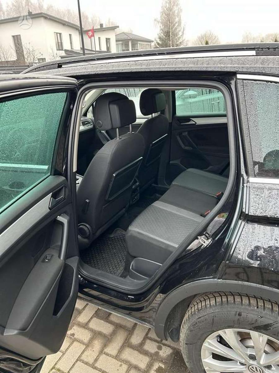 Black Volkswagen Tiguan 2019 in Vilnius, with an engine capacity of 1.97 L and mileage of 87 thousand km for 22000 €, photo 10 on AUTOMOTO.COM.LV