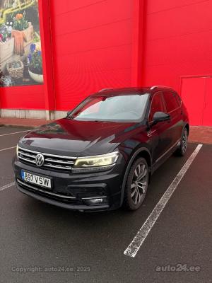 Black Volkswagen Tiguan 2019 in Tallinn, with an engine capacity of 2.00 L and mileage of 95 thousand km for 21999 €, photo 3 on AUTOMOTO.COM.LV
