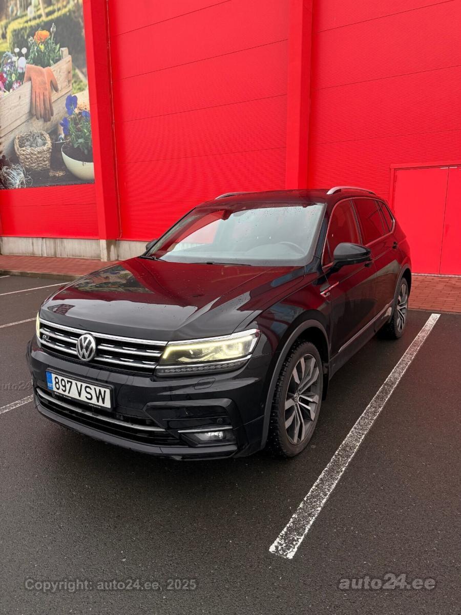Black Volkswagen Tiguan 2019 in Tallinn, with an engine capacity of 2.00 L and mileage of 95 thousand km for 21999 €, photo 3 on AUTOMOTO.COM.LV