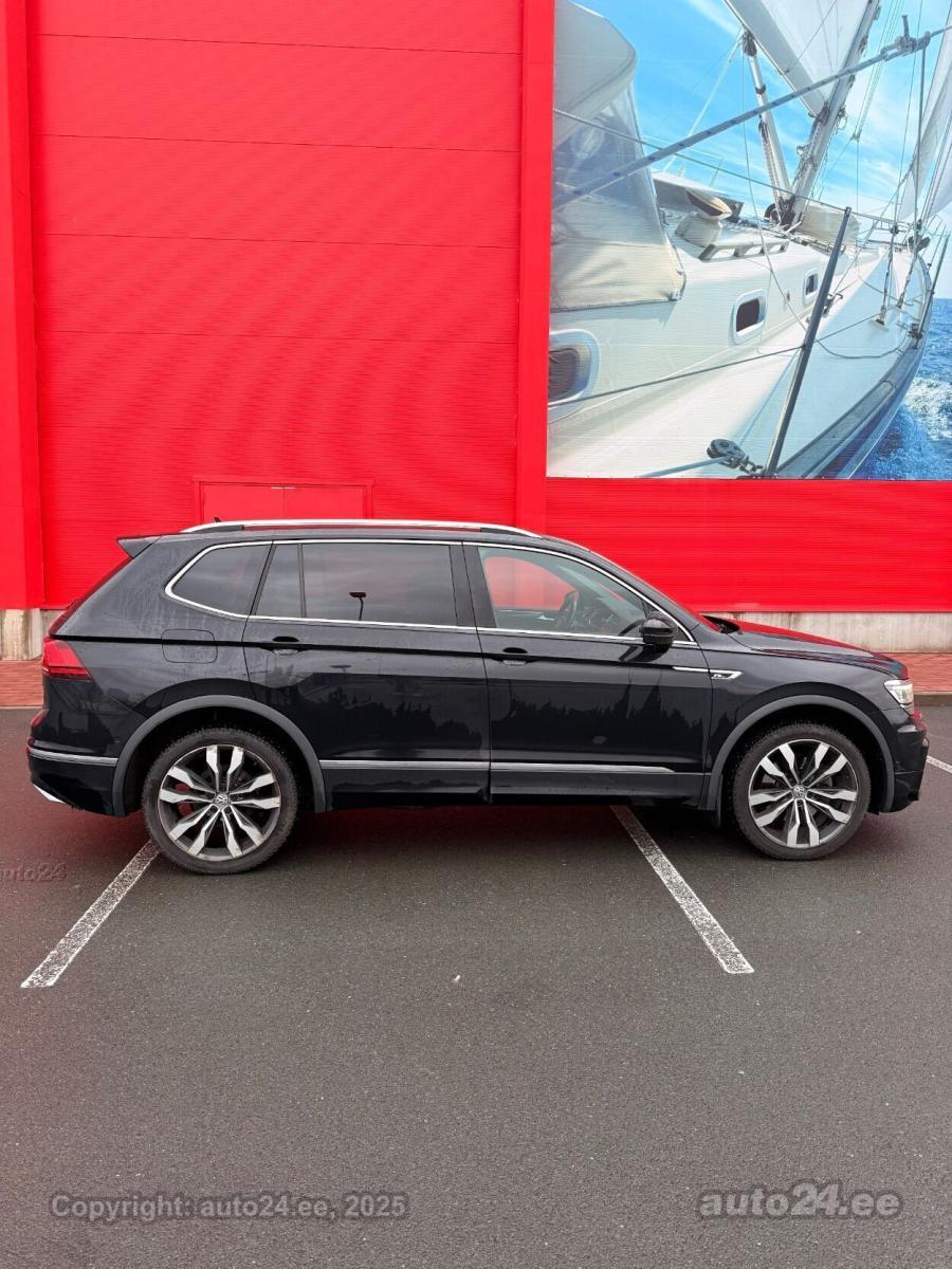 Black Volkswagen Tiguan 2019 in Tallinn, with an engine capacity of 2.00 L and mileage of 95 thousand km for 21999 €, photo 7 on AUTOMOTO.COM.LV
