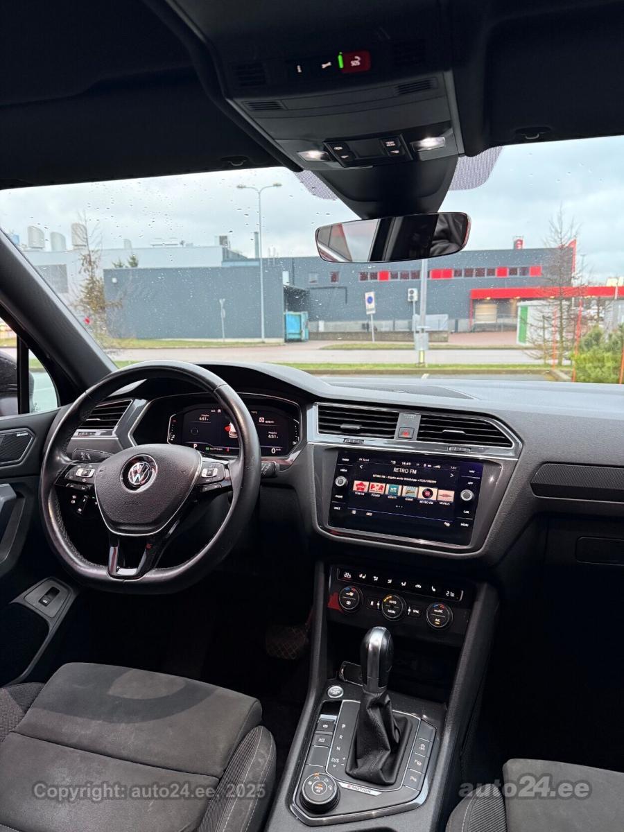 Black Volkswagen Tiguan 2019 in Tallinn, with an engine capacity of 2.00 L and mileage of 95 thousand km for 21999 €, photo 10 on AUTOMOTO.COM.LV