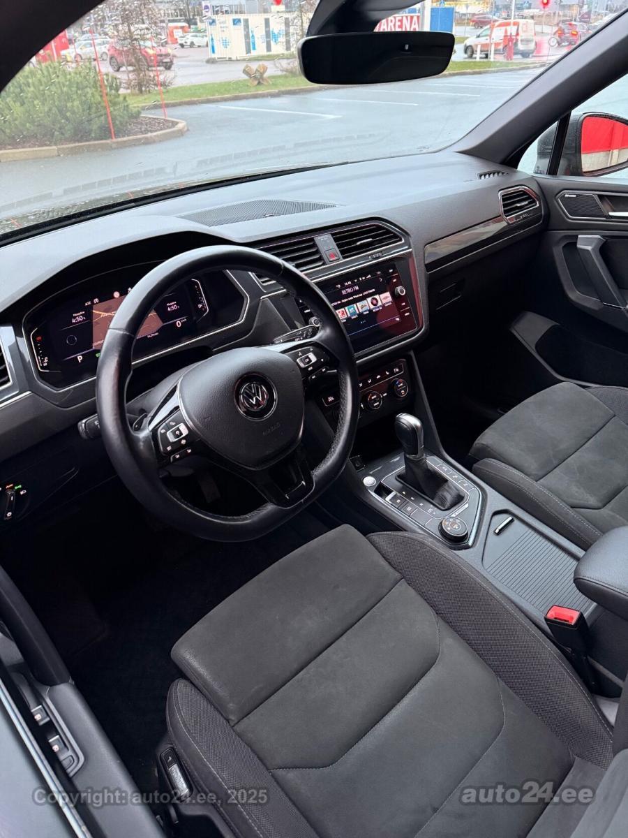 Black Volkswagen Tiguan 2019 in Tallinn, with an engine capacity of 2.00 L and mileage of 95 thousand km for 21999 €, photo 11 on AUTOMOTO.COM.LV