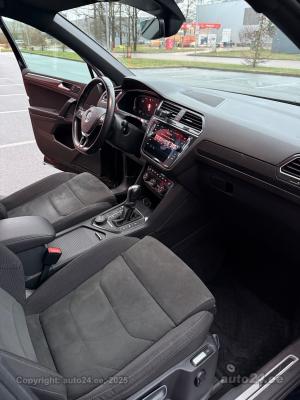 Black Volkswagen Tiguan 2019 in Tallinn, with an engine capacity of 2.00 L and mileage of 95 thousand km for 21999 €, photo 14 on AUTOMOTO.COM.LV