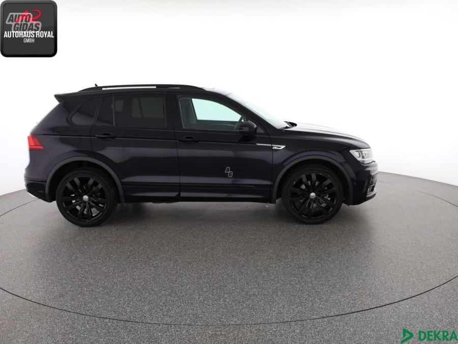 Black Volkswagen Tiguan 2019 in Kaunas, with an engine capacity of 2.00 L and mileage of 78 thousand km for 32164 €, photo 6 on AUTOMOTO.COM.LV