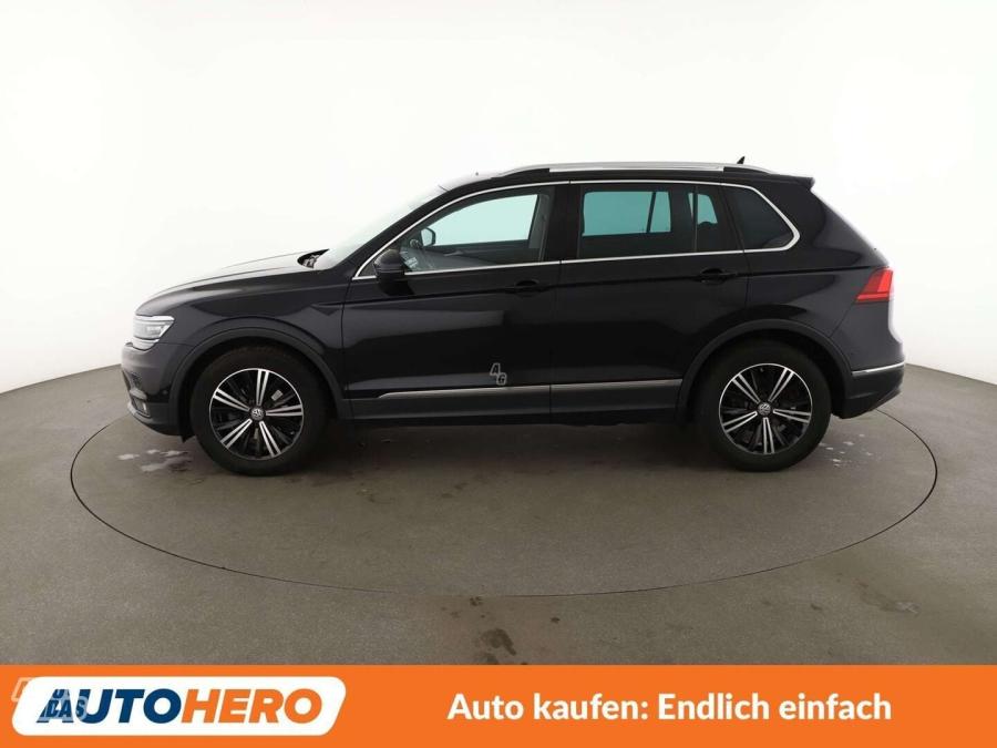 Black Volkswagen Tiguan 2019 in Kaunas, with an engine capacity of 1.50 L and mileage of 72 thousand km for 29013 €, photo 3 on AUTOMOTO.COM.LV
