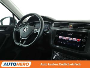 Black Volkswagen Tiguan 2019 in Kaunas, with an engine capacity of 1.50 L and mileage of 72 thousand km for 29013 €, photo 13 on AUTOMOTO.COM.LV