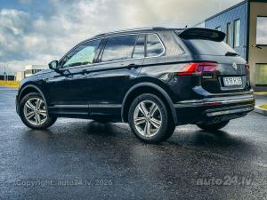 Black Volkswagen Tiguan 2019 in Tallinn, with an engine capacity of 2.00 L and mileage of 212 thousand km for 20000 €, photo 3 on AUTOMOTO.COM.LV