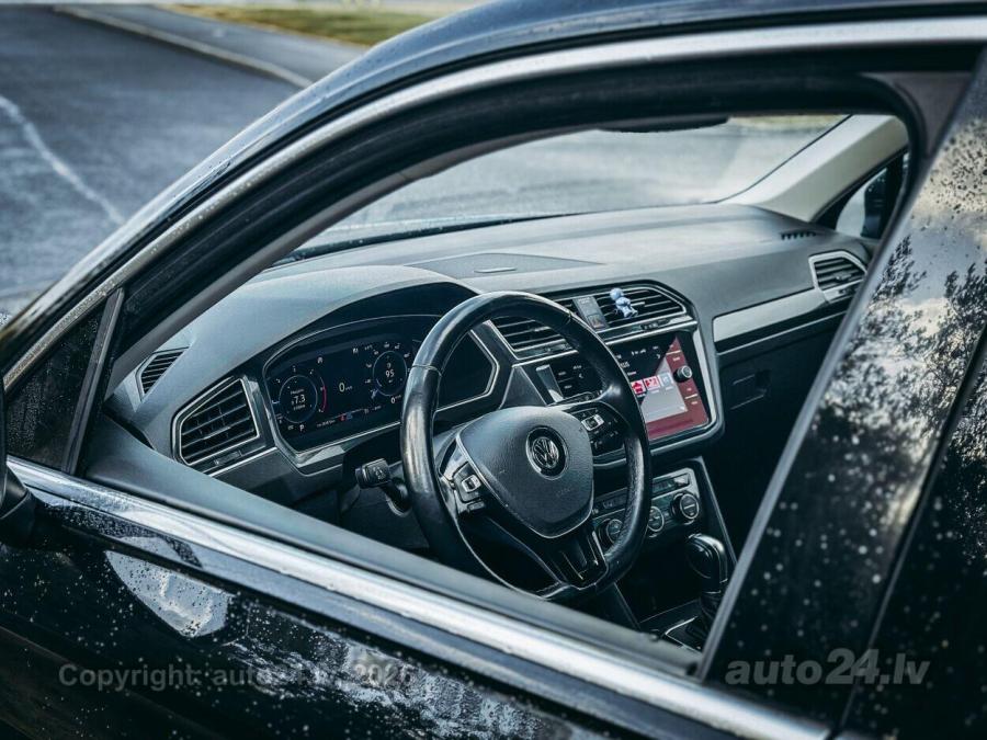 Black Volkswagen Tiguan 2019 in Tallinn, with an engine capacity of 2.00 L and mileage of 212 thousand km for 20000 €, photo 4 on AUTOMOTO.COM.LV