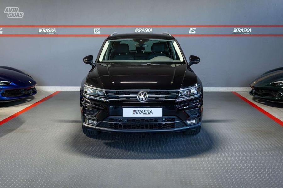 Black Volkswagen Tiguan 2019 in Kaunas, with an engine capacity of 2.00 L and mileage of 73 thousand km for 29085 €, photo 5 on AUTOMOTO.COM.LV