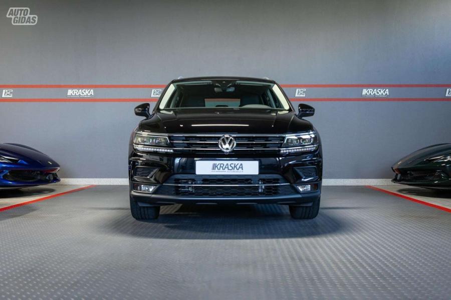 Black Volkswagen Tiguan 2019 in Kaunas, with an engine capacity of 2.00 L and mileage of 73 thousand km for 29085 €, photo 6 on AUTOMOTO.COM.LV