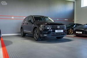 Black Volkswagen Tiguan 2019 in Kaunas, with an engine capacity of 2.00 L and mileage of 73 thousand km for 29085 €, photo 7 on AUTOMOTO.COM.LV
