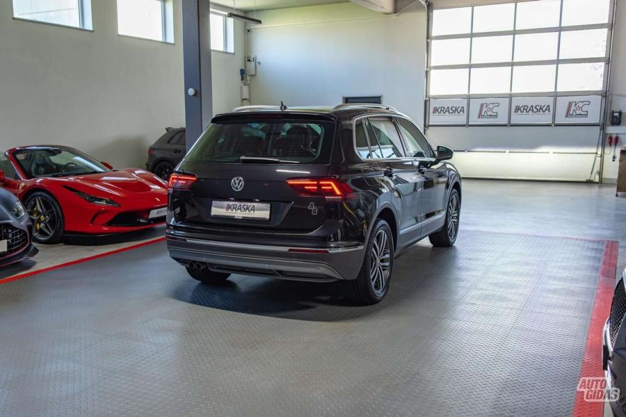 Black Volkswagen Tiguan 2019 in Kaunas, with an engine capacity of 2.00 L and mileage of 73 thousand km for 29085 €, photo 9 on AUTOMOTO.COM.LV