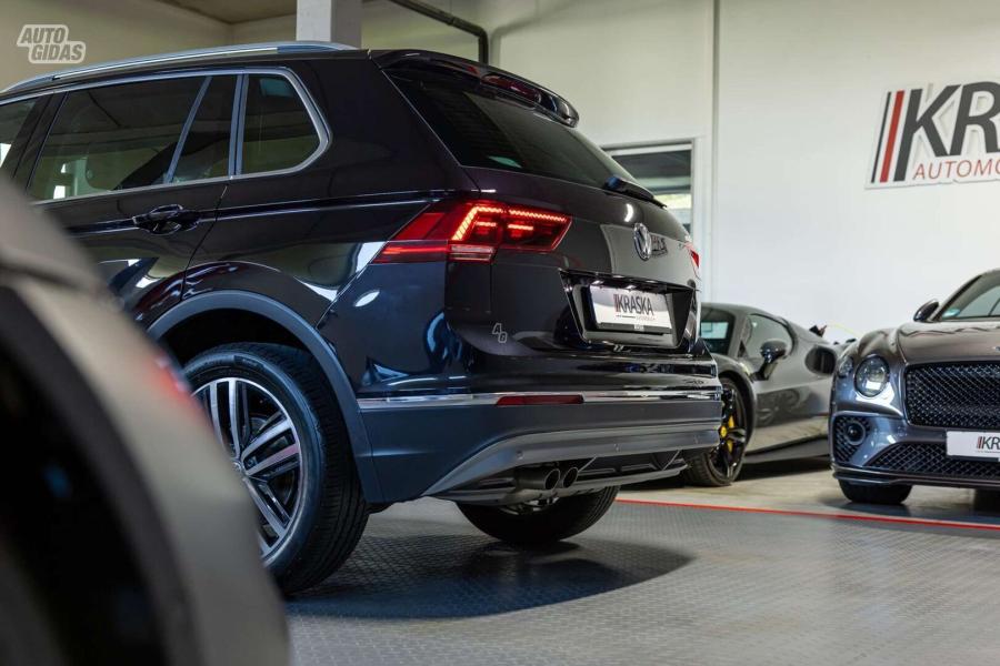 Black Volkswagen Tiguan 2019 in Kaunas, with an engine capacity of 2.00 L and mileage of 73 thousand km for 29085 €, photo 13 on AUTOMOTO.COM.LV